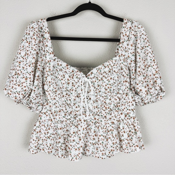 Astr | Tops | Astr The Label Ditsy Floral Puff Sleeve Laceup Corset ...